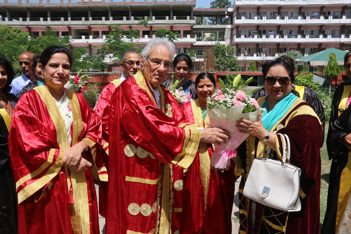 Dev Samaj College for Women - Convocation%E2%80%932018