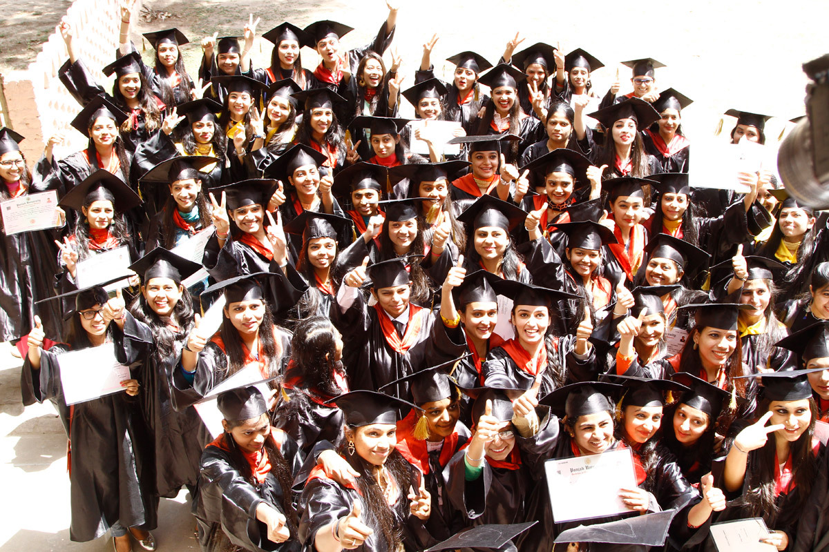 Dev Samaj College for Women - Convocation%E2%80%932018