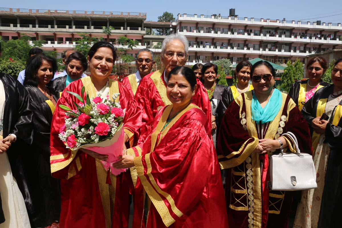 Dev Samaj College for Women - Convocation%E2%80%932018